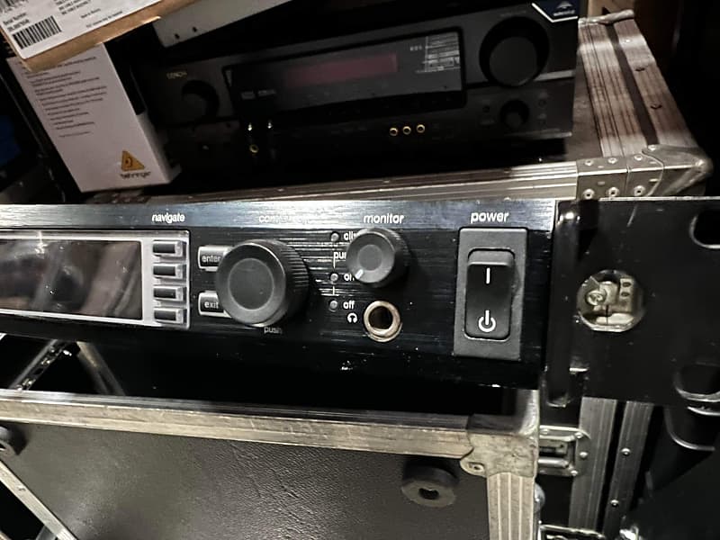 Shure AXT600 Spectrum Manager | Reverb