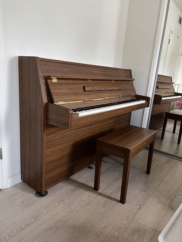 Yamaha LU-11 Upright Piano Walnut 43" | Reverb