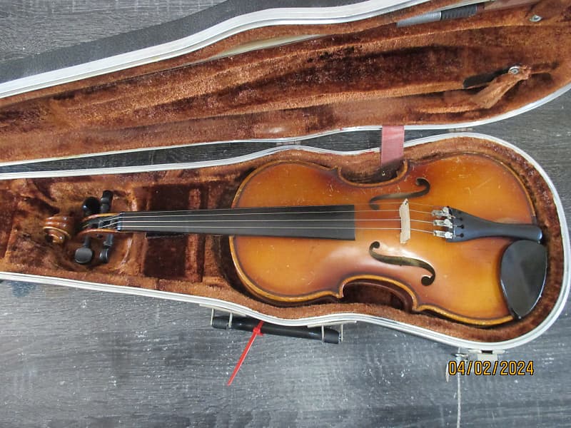 1/2 size violin, For 6 to 9 years old. Made in Hungary. 1966 | Reverb