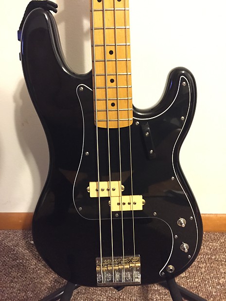 Squier by Fender Matt Freeman Signature Precision Bass Black | Reverb