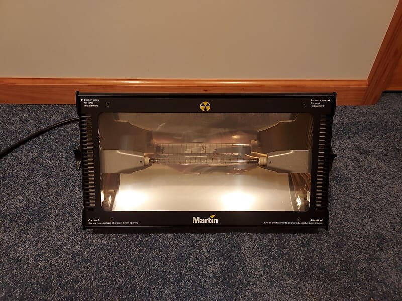 Martin Atomic 3000 DMX | Reverb