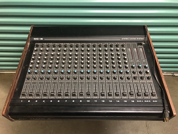 Peavey MC-16 Stereo Mixer 70s-80s Faux Wood/Black | Reverb