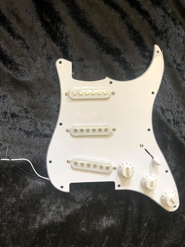 New Stratocaster guitar 3 ply pick up plate, complete | Reverb