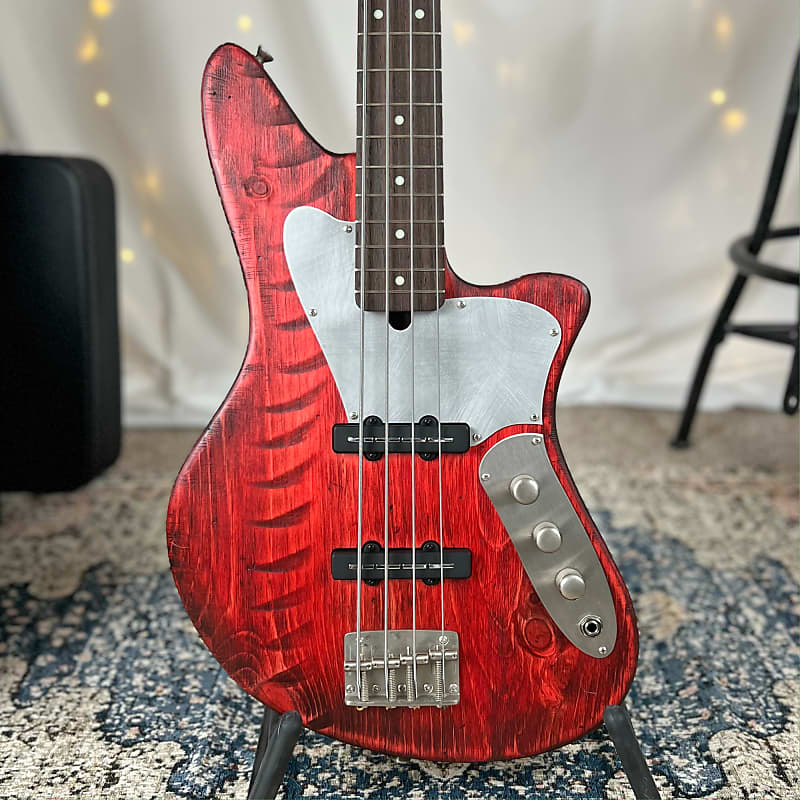 Offbeat Guitars "Jacqueline" 32" Medium Scale Bass, Cherry | Reverb