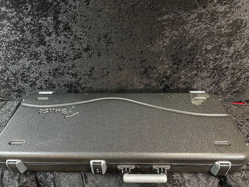 FENDER DELUXE LOGO HARD SHELL CASE (Nashville, Tennessee) | Reverb