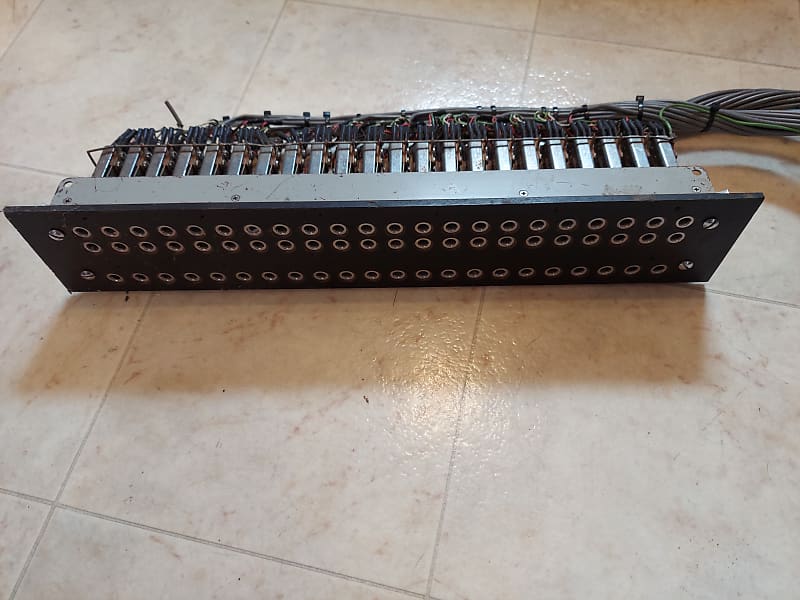 Vintage 1/4" Balanced Studio Patchbay - Black | Reverb