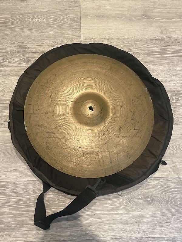 ZILDJIAN 18" AVEDIS CRASH 18" CRASH CYMBAL with case | Reverb
