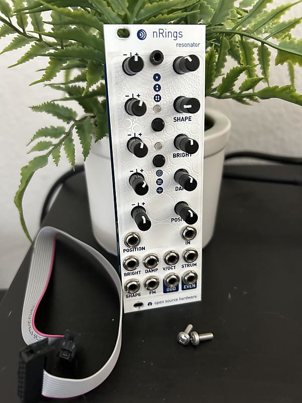 Momo Modular nRings (Mutable Instruments clone) | Reverb