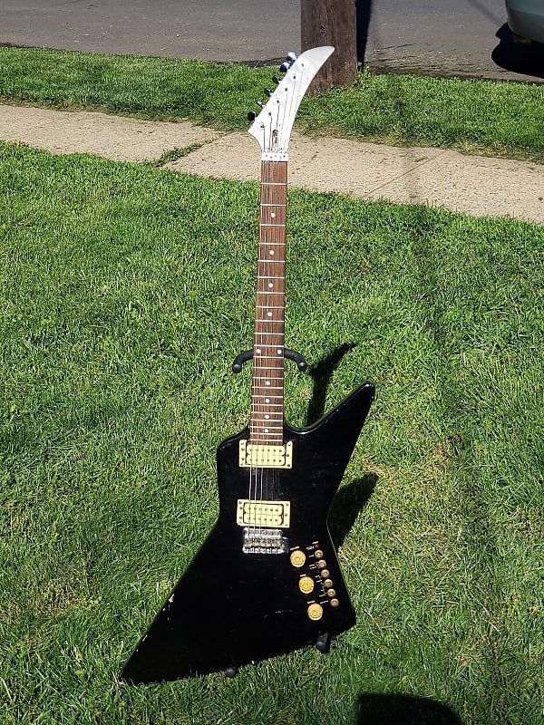 VINTAGE CORT EFFECTOR EXPLORER SOUND EFFECTS GUITAR | Reverb