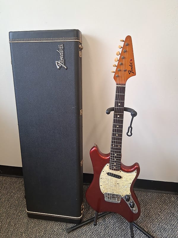 Fender Arrow Guitar with Hardcase | Reverb