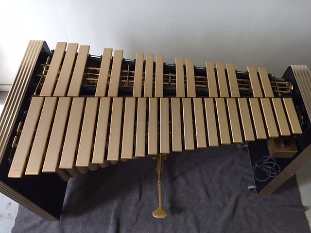 Deagan Aurora No. 1000 | Reverb