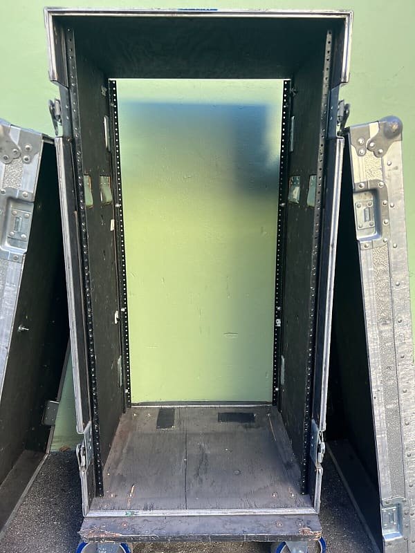 Unbranded 22 Space Non Shock Proof Case On Wheels #04021 | Reverb