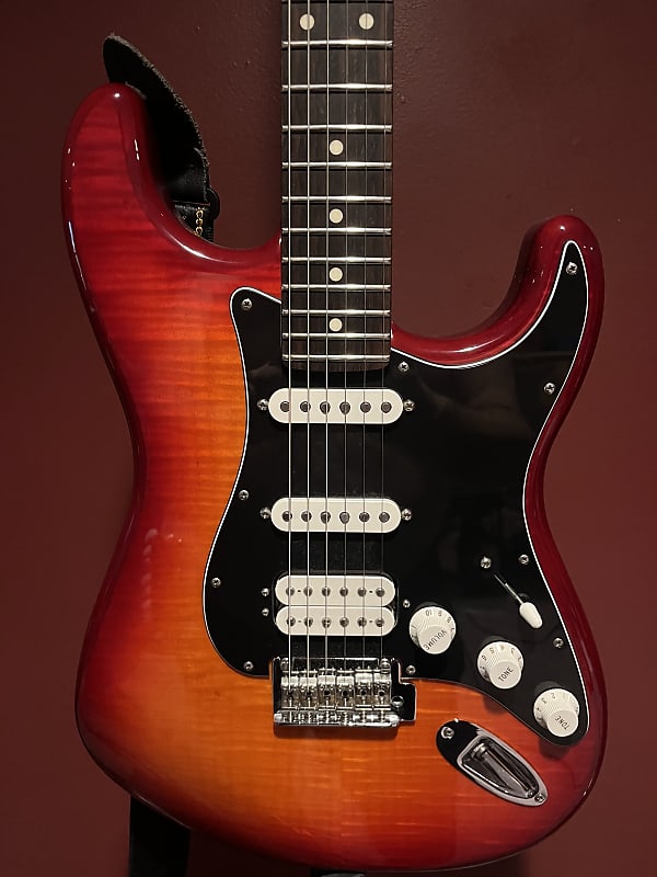 Fender Strat 2020 - Sunburst | Reverb
