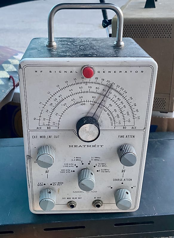 Heathkit IG-102 RF Signal Generator | Reverb