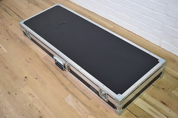 Roadie 61 key keyboard hard case Awesome-used keyboard road | Reverb