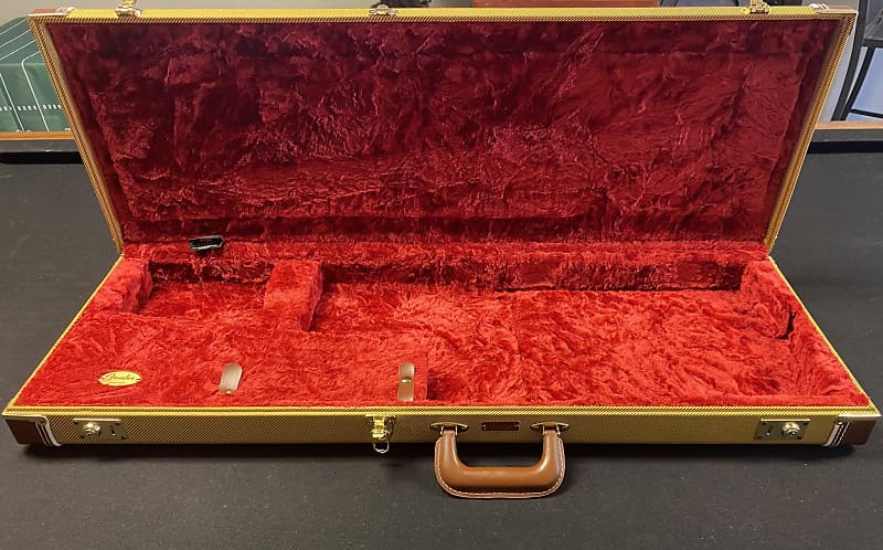 FENDER TWEED CLASSIC SERIES WOOD GUITAR CASE FOR STRAT/TELE | Reverb