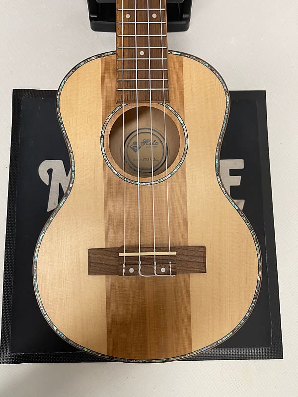 Hilo 2957-A Tenor Ukulele w/Case | Reverb