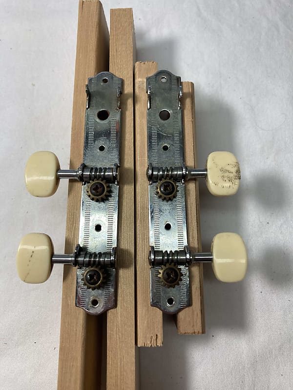 Yamaha FG Red Label tuning machines tuners Japan 60's to 70's | Reverb