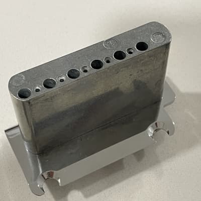 New Fender Player Stratocaster 2 Point Chrome Tremolo | Reverb France