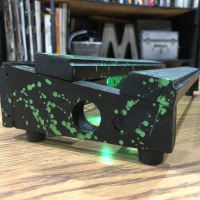 GuitarGuts Mini Pedalboard Black/ Alien Blood | Reverb