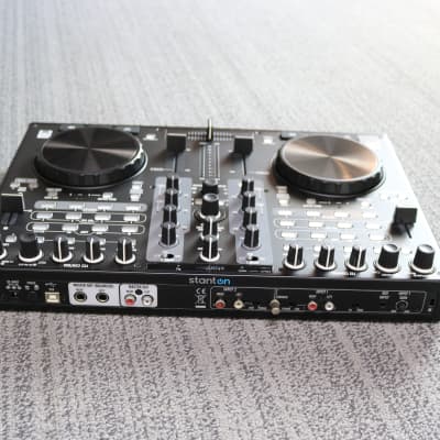 Stanton DJC.4 Digital DJ Controller with Built-In Audio | Reverb