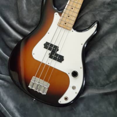 Vintage Univox Badazz Bass Guitar 1974 Sunburst with Original | Reverb