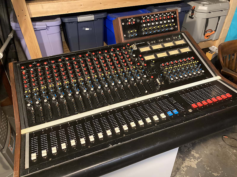 Vintage Soundcraft Series Two (Series II) 16/8 (16 mod) Mid | Reverb