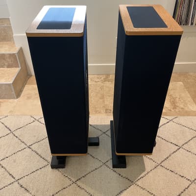 Vandersteen Model 2C Floor Speakers (with Stands) | Reverb