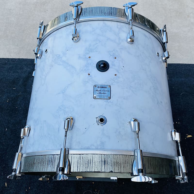 Yamaha 22” Maple Custom Absolute Bass Drum Embossed Silver | Reverb