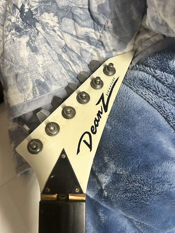 Dean Signature 1985-1987 - White | Reverb
