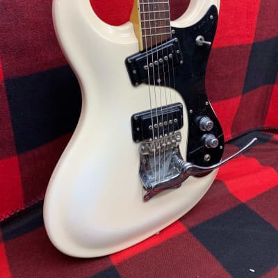 Mosrite Ventures '65 Reissue Pearl White | Reverb