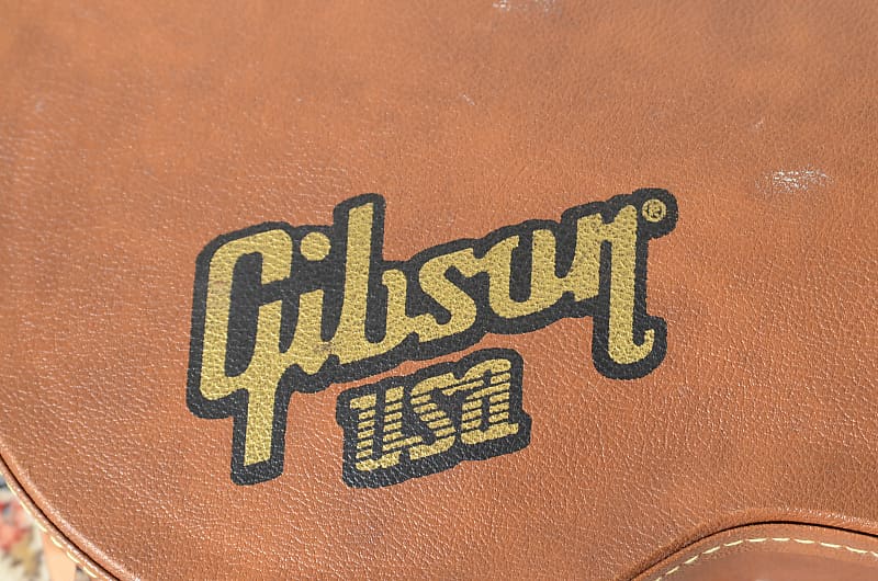 Gibson USA Les Paul hardshell case with pink lining | Reverb