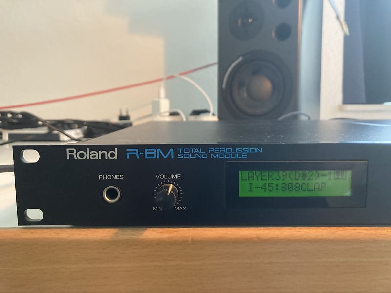 Roland R-8M - 12 Voice Polyphonic -16-Bit Drum Sampler with | Reverb