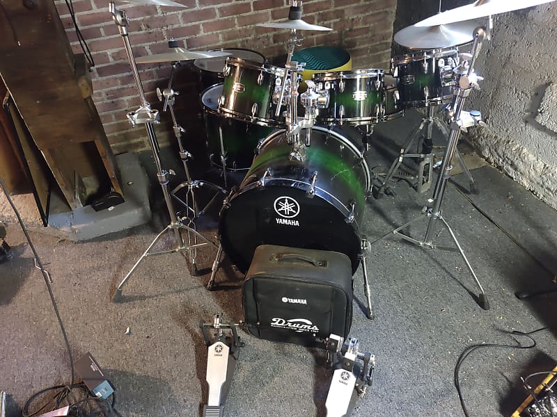 Yamaha Live Custom 7-Piece Drum Set with 22" Bass Drum, | Reverb