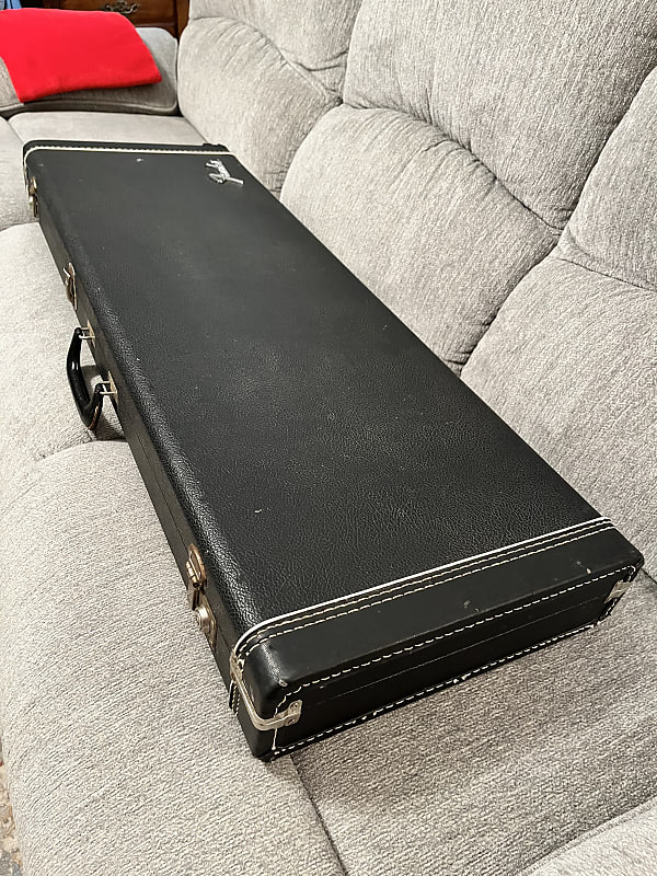 Fender Vintage 1977 Stratocaster Hard Case | Reverb
