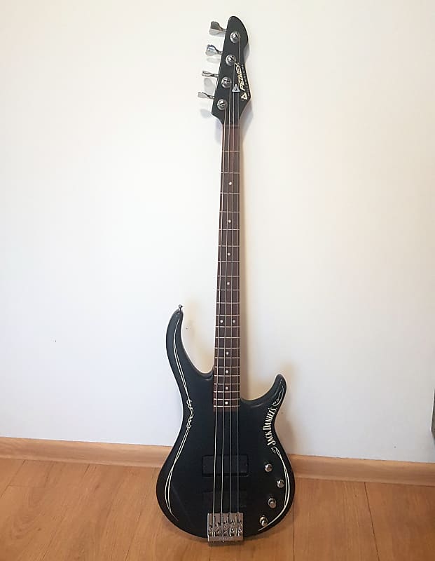 Peavey Jack Daniels USA bass with Peavey Millenium carbon | Reverb