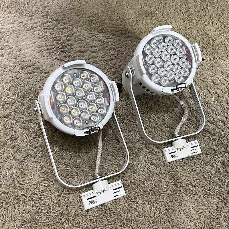 ETC Desire D22 Lustr+ Portable LED Par Full Color (PAIR) | Reverb