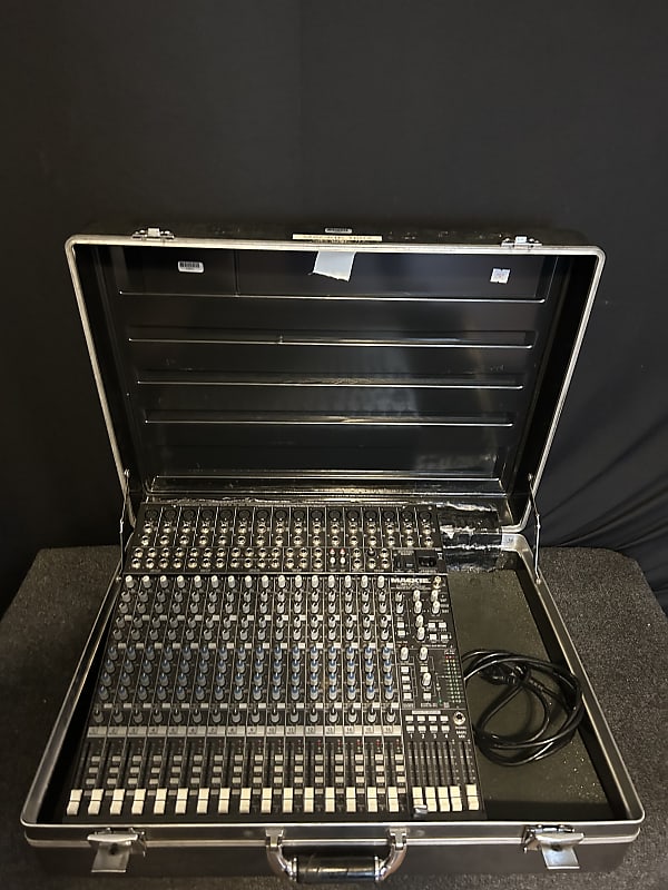 Mackie 1604 VLZ PRO 16-Channel Mic / Line Mixer w/ XDR Mic | Reverb