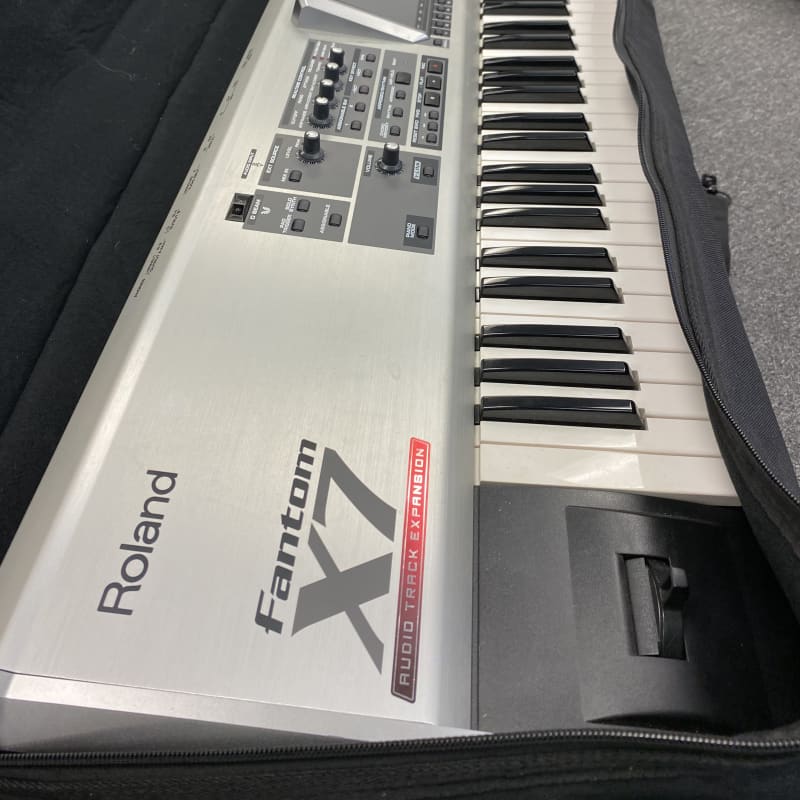 Keyboard & Synth Workstations For Sale - New & Used | Reverb