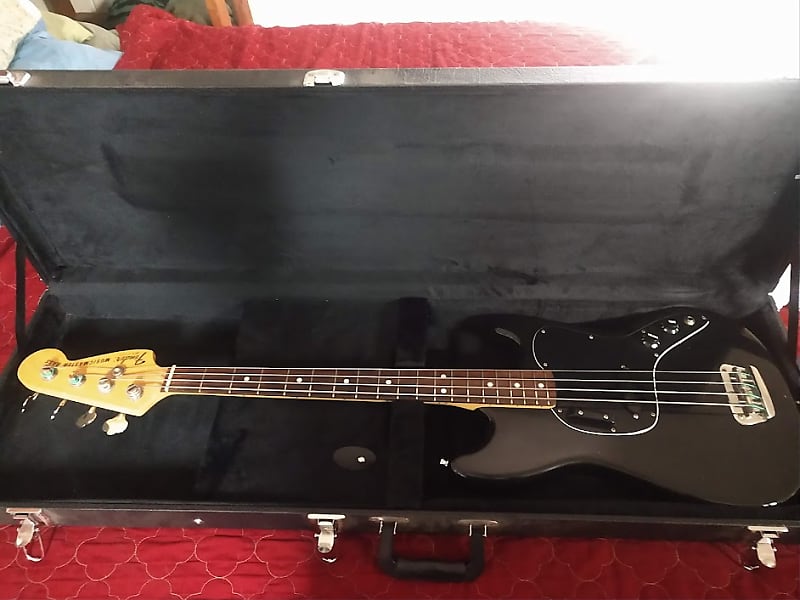 Fender Musicmaster Bass 1977 Black w/ original case + hard | Reverb
