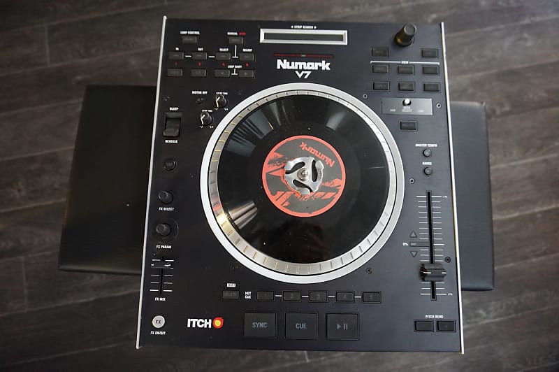Numark V7 Contrôleur Tout en 1 | Reverb