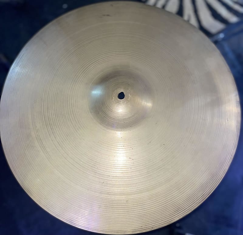 Zildjian 18" Crash Cymbal (1kg, 630g) | Reverb