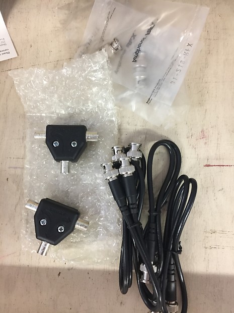 Shure UA220 Passive Antenna Splitter and Combiner For | Reverb