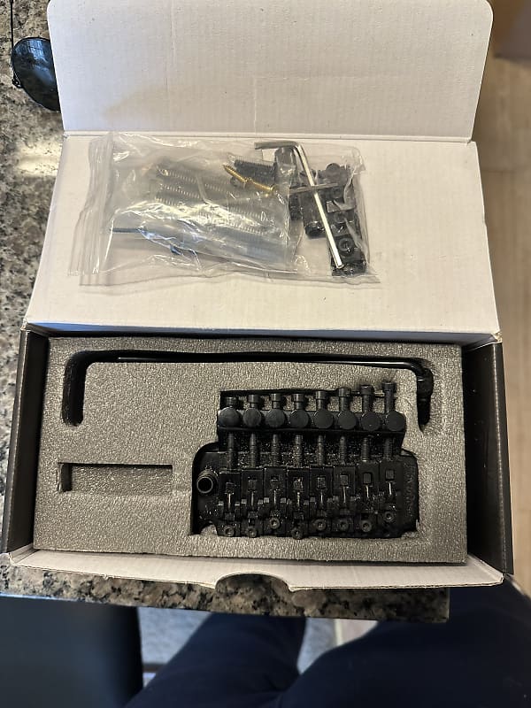 Floyd Rose 8 string Tremelo System - Black | Reverb