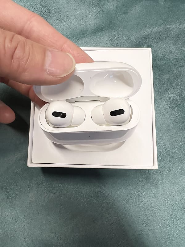 Apple Airpods Pro (1st gen) 2020 - white | Reverb