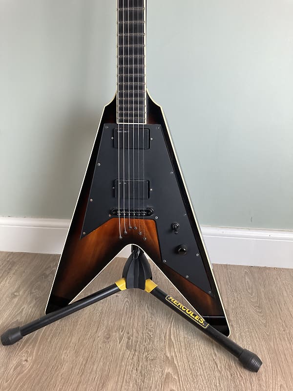 Daemoness Classic Flying V 2016 Tobacco burst | Reverb