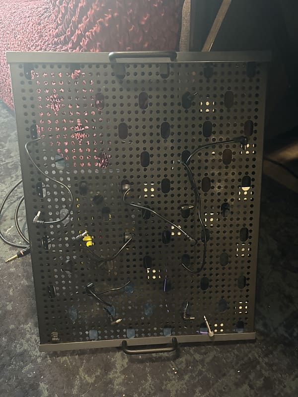 Pedal board with Trutone 1 Spot CS-12 power supply and 4X MOD | Reverb