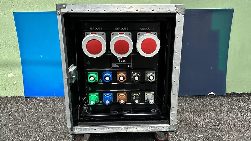 400A Power Distros, P/LOCK, 125A/3 X3 (THRU) w/ Rack Mount | Reverb