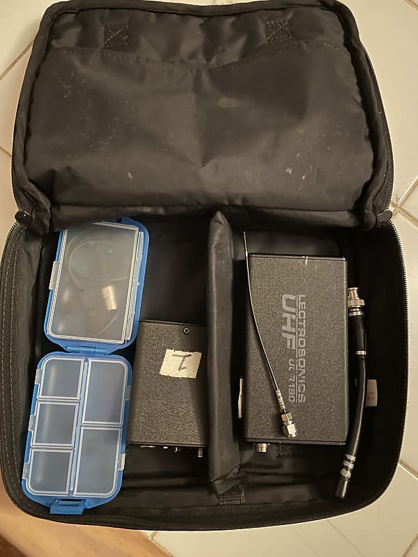 Lectrosonic UM190B Transmitter + UCR190 Receiver, Lav Mic, | Reverb