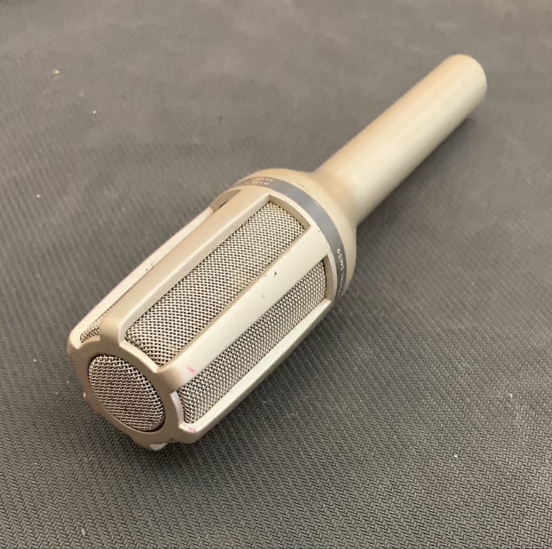 Shure SM59 Dynamic Cardioid Microphone | Reverb